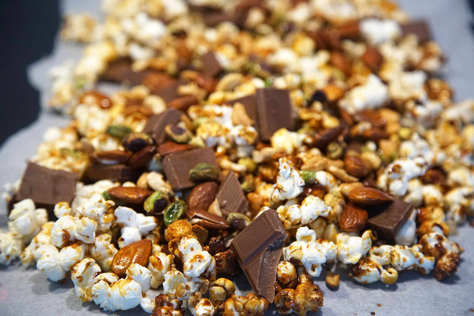 Poppkorn með súkkulaði, kókosolíu og hnetum – Veitingageirinn.is ...